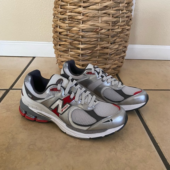 New Balance | Shoes | New Balance 202r Mens 8 Silver Metallic Team ...